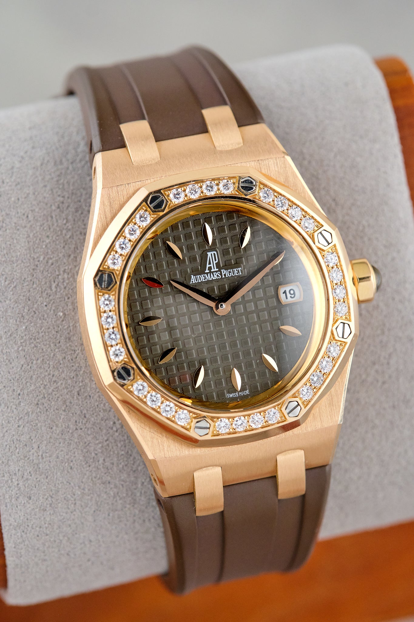 Audemars Piguet Lady Royal Oak Rose Gold Choco 67601OR.ZZ.D080CA.01 20 ...